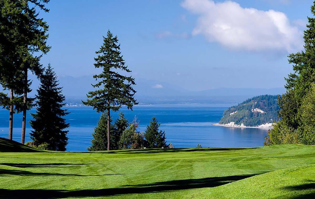 Harbour Pointe Golf Club - The Golfers Corner